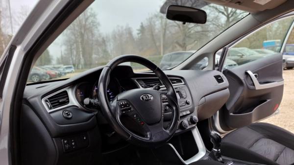 Grey Kia Ceed 2016 in Riga, with an engine capacity of 1.60 L and mileage of 248 thousand km for 5990 €, photo 5 on AUTOMOTO.COM.LV