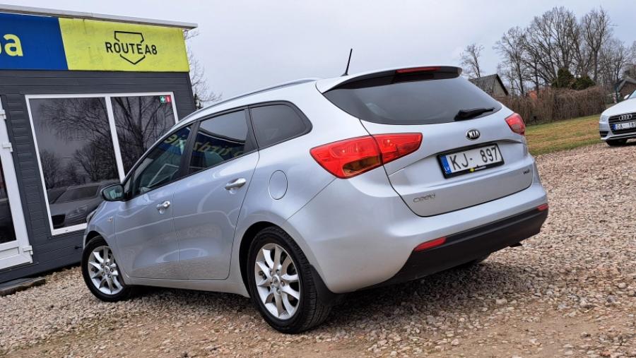 Pelēks Kia Ceed 2016 Rīga, ar dzinēja tilpumu 1.60 L un nobraukumu 248 tūkst. km par 5990 €, foto 9 vietnē AUTOMOTO.COM.LV