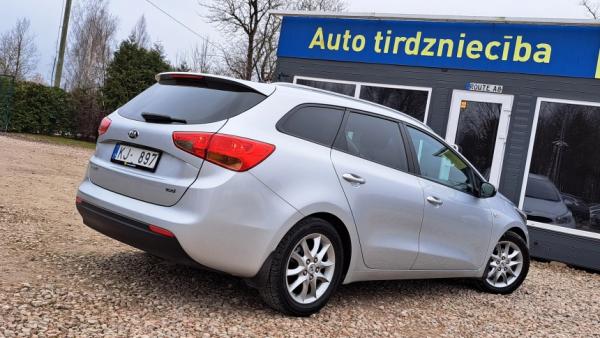 Grey Kia Ceed 2016 in Riga, with an engine capacity of 1.60 L and mileage of 248 thousand km for 5990 €, photo 9 on AUTOMOTO.COM.LV