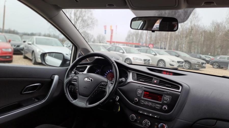 Pelēks Kia Ceed 2016 Rīga, ar dzinēja tilpumu 1.60 L un nobraukumu 248 tūkst. km par 5990 €, foto 24 vietnē AUTOMOTO.COM.LV