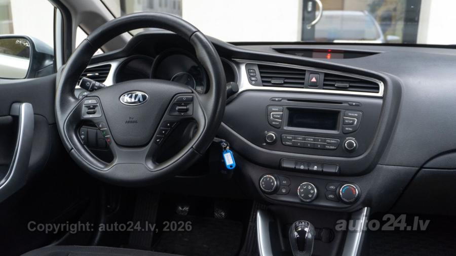 Grey Kia Ceed 2016 in Tallinn, with an engine capacity of 1.60 L and mileage of 206 thousand km for 5590 €, photo 13 on AUTOMOTO.COM.LV