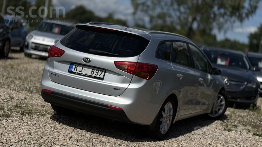 Pelēks Kia Ceed 2016 Jelgava, ar dzinēja tilpumu 1.60 L un nobraukumu 251 tūkst. km par 5990 €, foto 4 vietnē AUTOMOTO.COM.LV