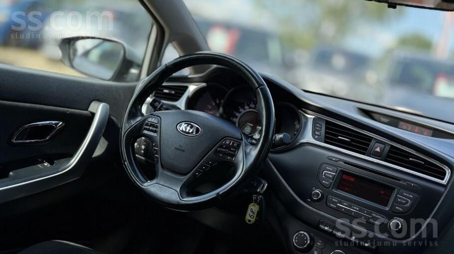 Pelēks Kia Ceed 2016 Jelgava, ar dzinēja tilpumu 1.60 L un nobraukumu 251 tūkst. km par 5990 €, foto 12 vietnē AUTOMOTO.COM.LV