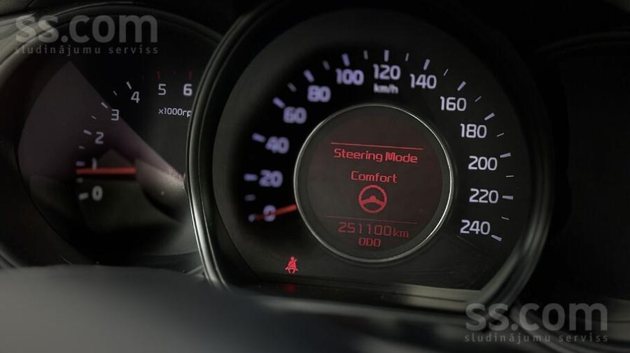 Pelēks Kia Ceed 2016 Jelgava, ar dzinēja tilpumu 1.60 L un nobraukumu 251 tūkst. km par 5990 €, foto 14 vietnē AUTOMOTO.COM.LV