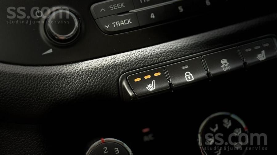 Pelēks Kia Ceed 2016 Jelgava, ar dzinēja tilpumu 1.60 L un nobraukumu 251 tūkst. km par 5990 €, foto 19 vietnē AUTOMOTO.COM.LV
