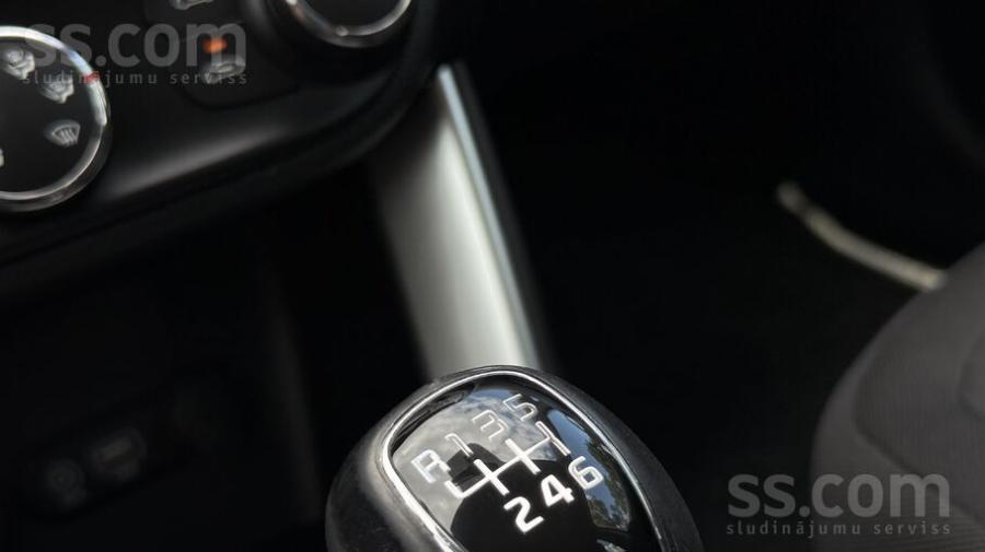 Pelēks Kia Ceed 2016 Jelgava, ar dzinēja tilpumu 1.60 L un nobraukumu 251 tūkst. km par 5990 €, foto 20 vietnē AUTOMOTO.COM.LV