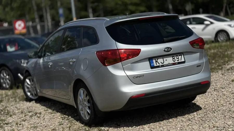 Pelēks Kia Ceed 2016 Jelgava, ar dzinēja tilpumu 1.60 L un nobraukumu 251 tūkst. km par 5990 €, foto 5 vietnē AUTOMOTO.COM.LV