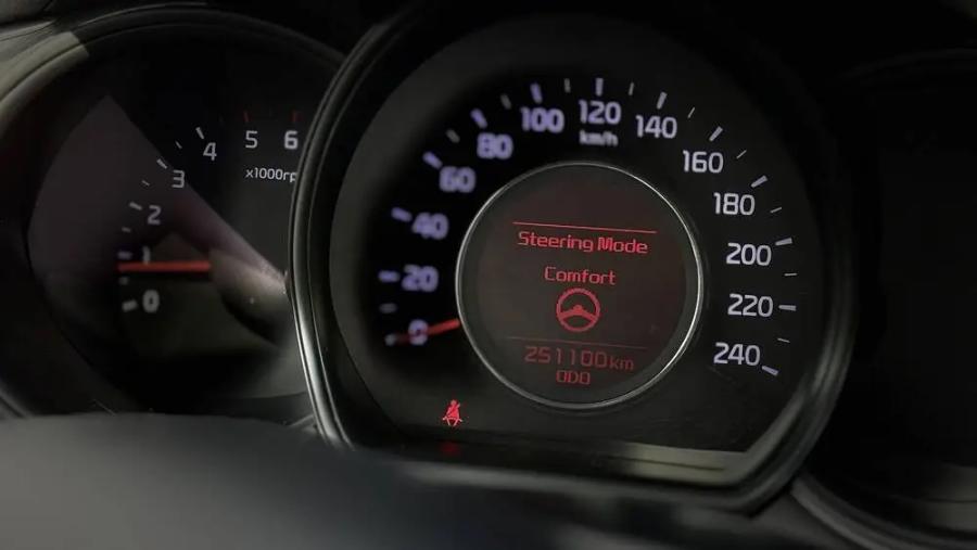 Pelēks Kia Ceed 2016 Jelgava, ar dzinēja tilpumu 1.60 L un nobraukumu 251 tūkst. km par 5990 €, foto 14 vietnē AUTOMOTO.COM.LV
