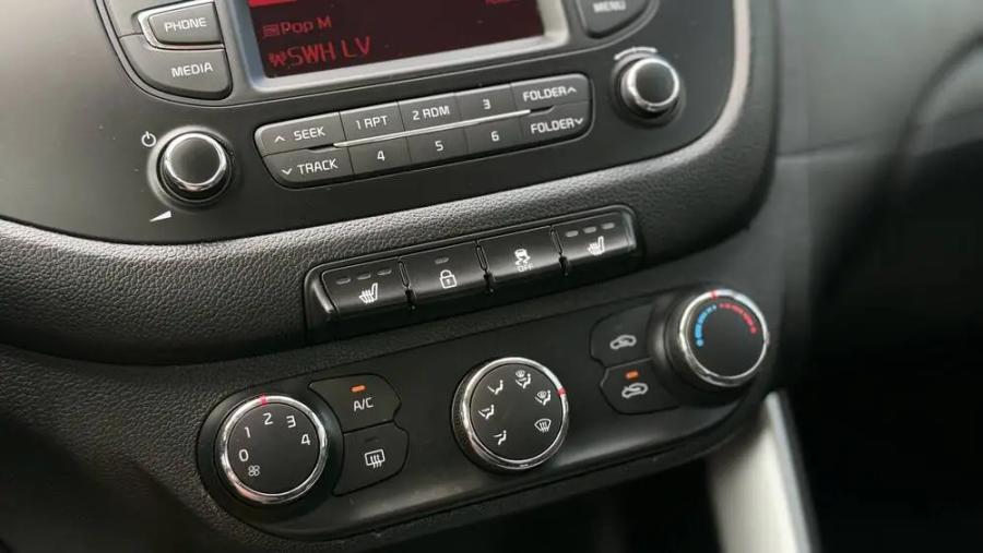 Pelēks Kia Ceed 2016 Jelgava, ar dzinēja tilpumu 1.60 L un nobraukumu 251 tūkst. km par 5990 €, foto 18 vietnē AUTOMOTO.COM.LV