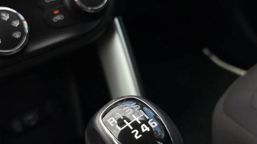 Pelēks Kia Ceed 2016 Jelgava, ar dzinēja tilpumu 1.60 L un nobraukumu 251 tūkst. km par 5990 €, foto 21 vietnē AUTOMOTO.COM.LV