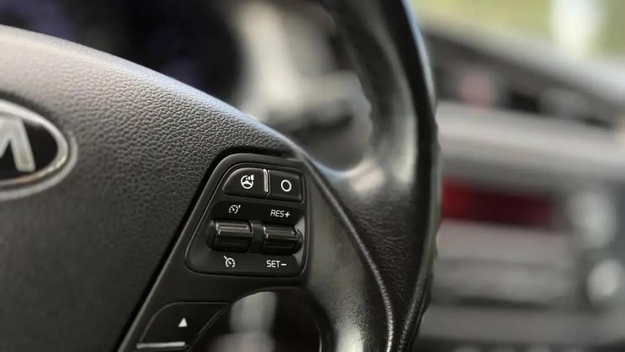 Pelēks Kia Ceed 2016 Jelgava, ar dzinēja tilpumu 1.60 L un nobraukumu 251 tūkst. km par 5990 €, foto 23 vietnē AUTOMOTO.COM.LV