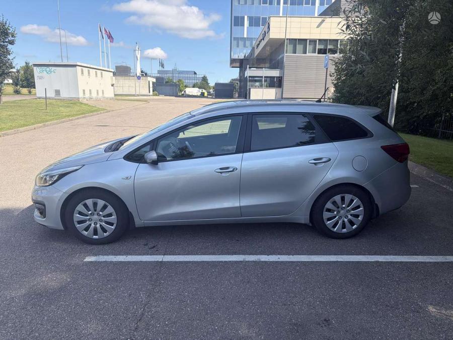 Grey Kia Ceed 2016 in Vilnius, with an engine capacity of 1.40 L and mileage of 181 thousand km for 4600 €, photo 3 on AUTOMOTO.COM.LV