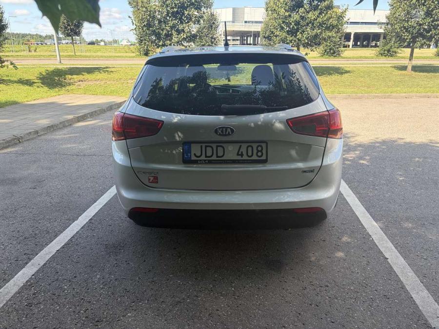 Grey Kia Ceed 2016 in Vilnius, with an engine capacity of 1.40 L and mileage of 181 thousand km for 4600 €, photo 5 on AUTOMOTO.COM.LV