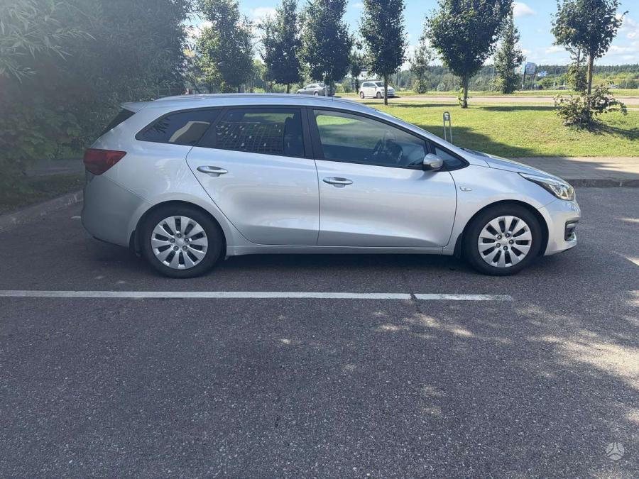 Grey Kia Ceed 2016 in Vilnius, with an engine capacity of 1.40 L and mileage of 181 thousand km for 4600 €, photo 7 on AUTOMOTO.COM.LV