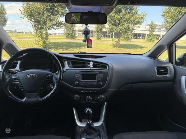 Grey Kia Ceed 2016 in Vilnius, with an engine capacity of 1.40 L and mileage of 181 thousand km for 4600 €, photo 9 on AUTOMOTO.COM.LV