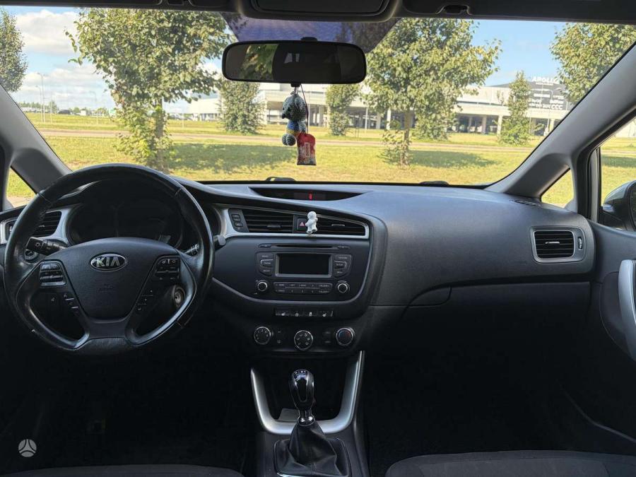 Grey Kia Ceed 2016 in Vilnius, with an engine capacity of 1.40 L and mileage of 181 thousand km for 4600 €, photo 10 on AUTOMOTO.COM.LV