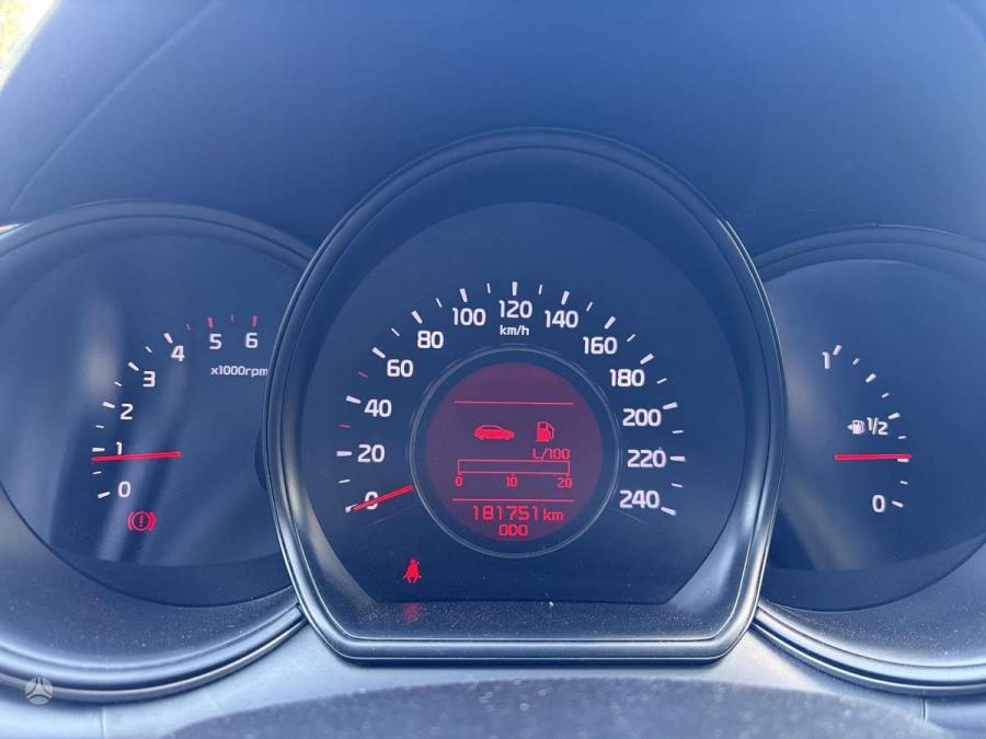 Grey Kia Ceed 2016 in Vilnius, with an engine capacity of 1.40 L and mileage of 181 thousand km for 4600 €, photo 12 on AUTOMOTO.COM.LV