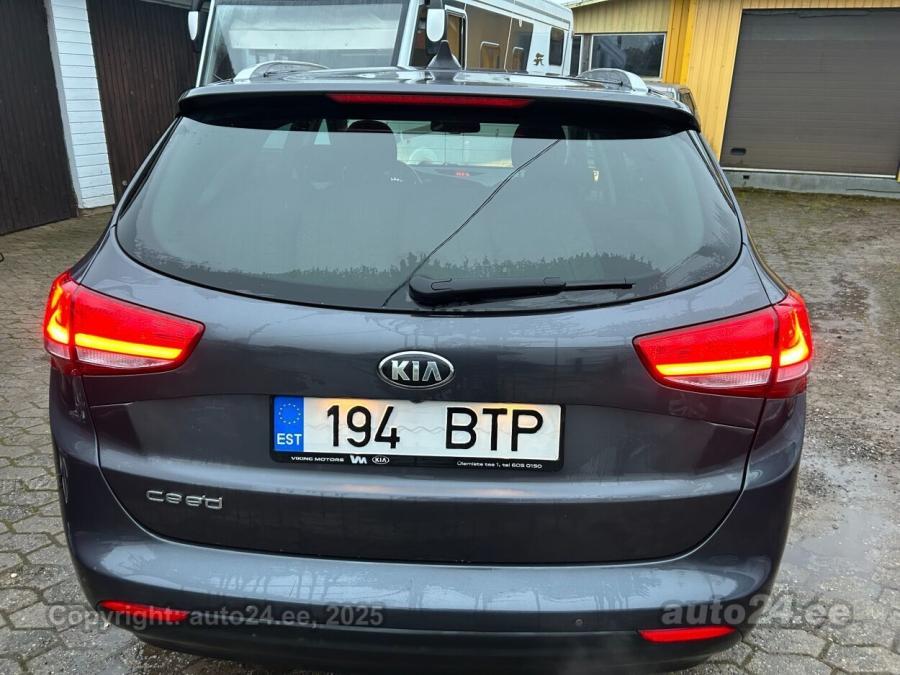 Grey Kia Ceed 2017 in Tartu, with an engine capacity of 1.60 L and mileage of 94 thousand km for 8550 €, photo 5 on AUTOMOTO.COM.LV