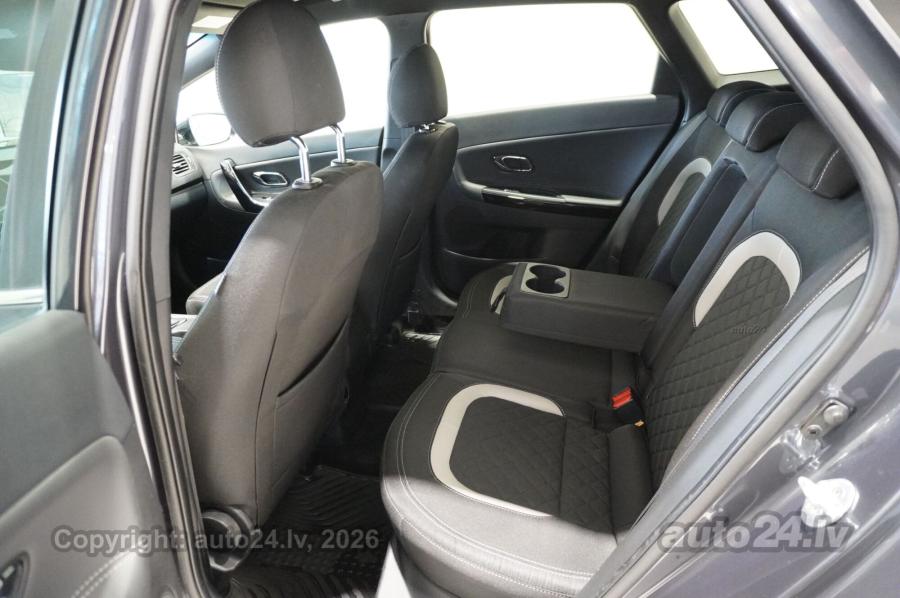 Grey Kia Ceed 2017 in Tallinn, with an engine capacity of 1.60 L and mileage of 154 thousand km for 9900 €, photo 10 on AUTOMOTO.COM.LV