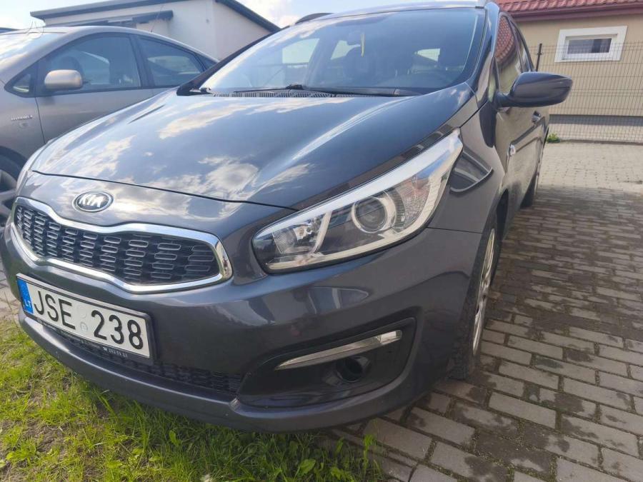 Pelēks Kia Ceed 2017 Viļņa, ar dzinēja tilpumu 1.58 L un nobraukumu 191 tūkst. km par 6000 €, foto 3 vietnē AUTOMOTO.COM.LV