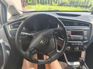 Pelēks Kia Ceed 2017 Viļņa, ar dzinēja tilpumu 1.58 L un nobraukumu 191 tūkst. km par 6000 €, foto 5 vietnē AUTOMOTO.COM.LV