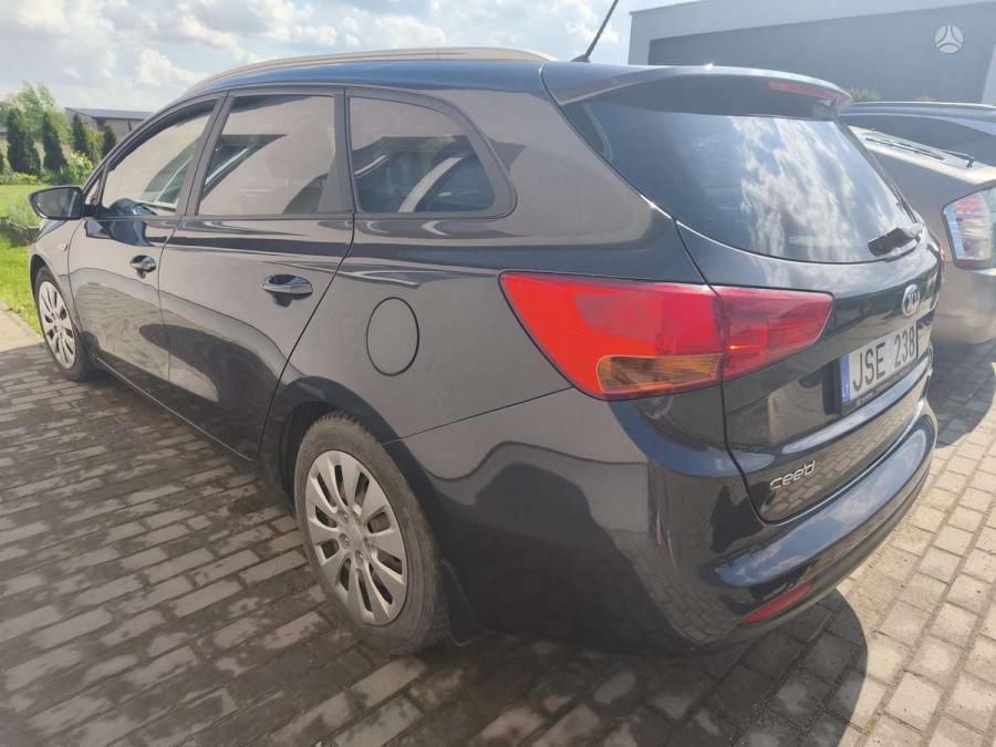 Pelēks Kia Ceed 2017 Viļņa, ar dzinēja tilpumu 1.58 L un nobraukumu 191 tūkst. km par 6000 €, foto 6 vietnē AUTOMOTO.COM.LV