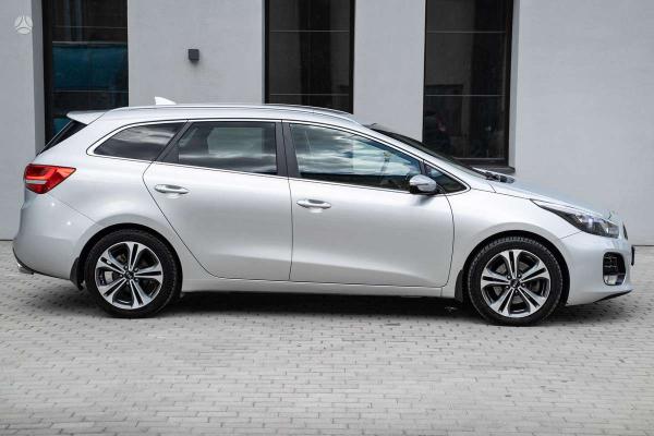 Grey Kia Ceed 2017 in Kaunas, with an engine capacity of 1.60 L and mileage of 106 thousand km for 10000 €, photo 8 on AUTOMOTO.COM.LV