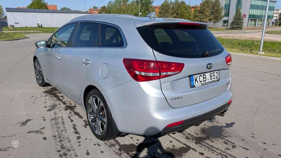 Grey Kia Ceed 2017 in Vilnius, with an engine capacity of 1.60 L and mileage of 213 thousand km for 6900 €, photo 6 on AUTOMOTO.COM.LV