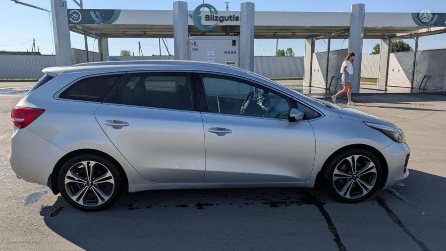Grey Kia Ceed 2017 in Vilnius, with an engine capacity of 1.60 L and mileage of 213 thousand km for 6900 €, photo 8 on AUTOMOTO.COM.LV