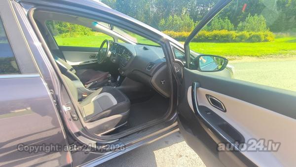 Grey Kia Ceed 2017 in Saku, with an engine capacity of 1.60 L and mileage of 118 thousand km for 7999 €, photo 10 on AUTOMOTO.COM.LV