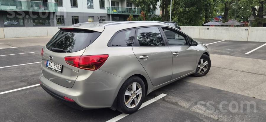Grey Kia Ceed 2017 in Riga, with an engine capacity of 1.00 L and mileage of 182 thousand km for 5500 €, photo 3 on AUTOMOTO.COM.LV