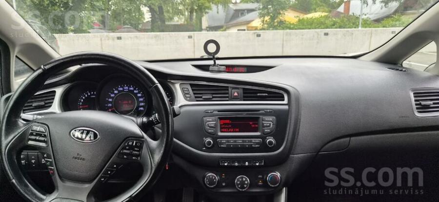 Grey Kia Ceed 2017 in Riga, with an engine capacity of 1.00 L and mileage of 182 thousand km for 5500 €, photo 9 on AUTOMOTO.COM.LV
