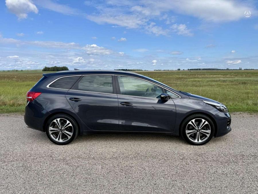 Grey Kia Ceed 2017 in Vilkaviskis, with an engine capacity of 1.58 L and mileage of 290 thousand km for 6300 €, photo 7 on AUTOMOTO.COM.LV