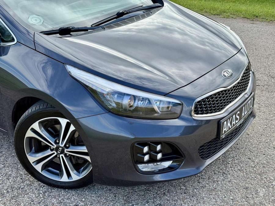 Grey Kia Ceed 2017 in Vilkaviskis, with an engine capacity of 1.58 L and mileage of 290 thousand km for 6300 €, photo 8 on AUTOMOTO.COM.LV