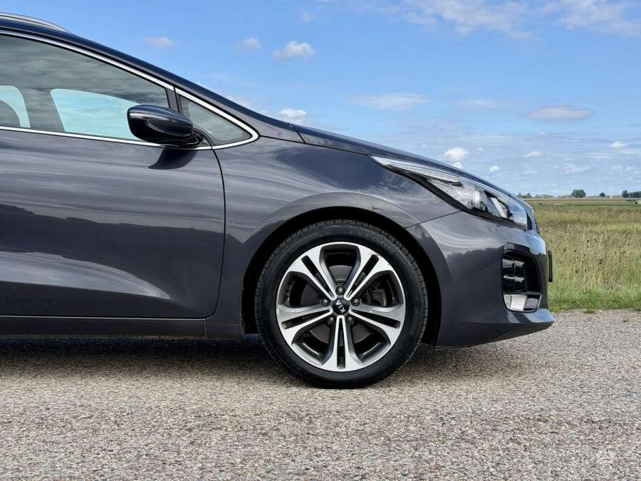 Grey Kia Ceed 2017 in Vilkaviskis, with an engine capacity of 1.58 L and mileage of 290 thousand km for 6300 €, photo 9 on AUTOMOTO.COM.LV