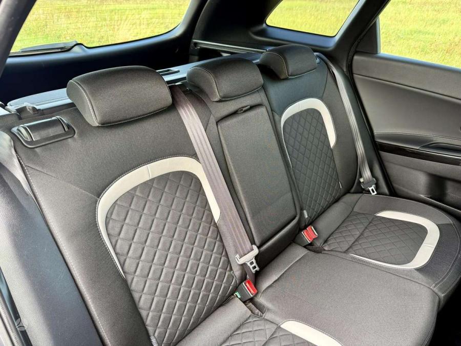 Grey Kia Ceed 2017 in Vilkaviskis, with an engine capacity of 1.58 L and mileage of 290 thousand km for 6300 €, photo 21 on AUTOMOTO.COM.LV