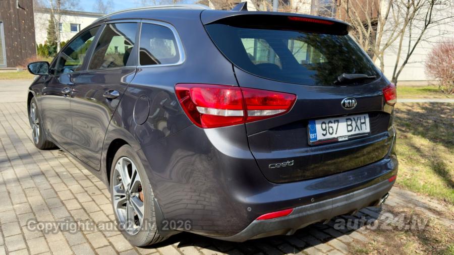 Grey Kia Ceed 2018 in Tallinn, with an engine capacity of 1.60 L and mileage of 178 thousand km for 11900 €, photo 7 on AUTOMOTO.COM.LV