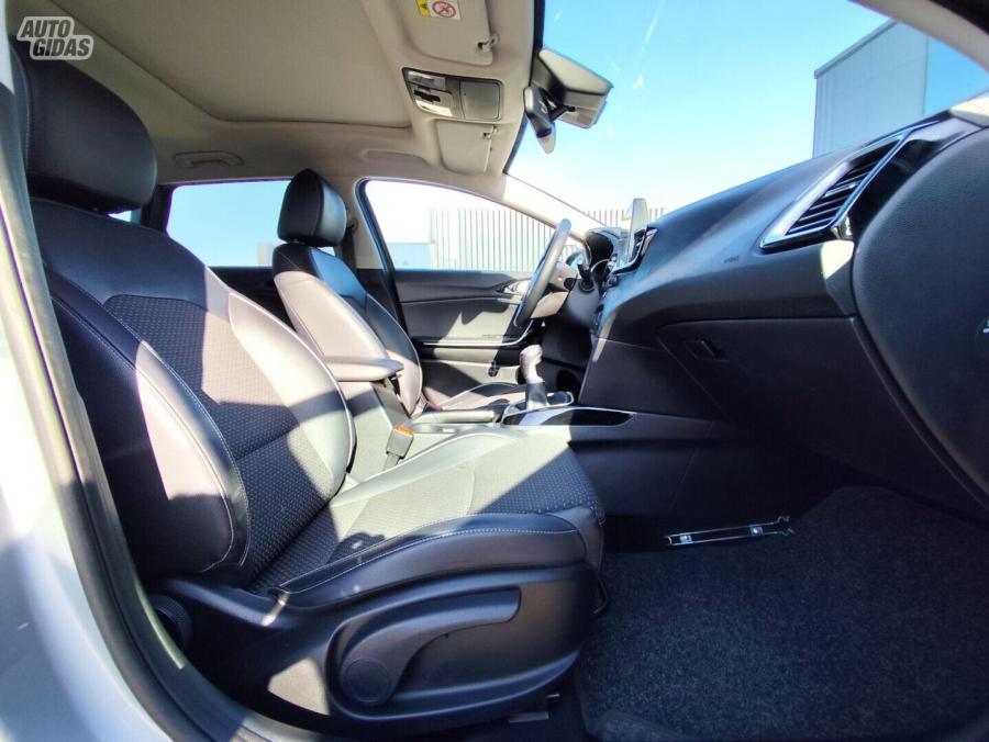 Grey Kia Ceed 2018 in Siauliai, with an engine capacity of 1.60 L and mileage of 217 thousand km for 8190 €, photo 18 on AUTOMOTO.COM.LV