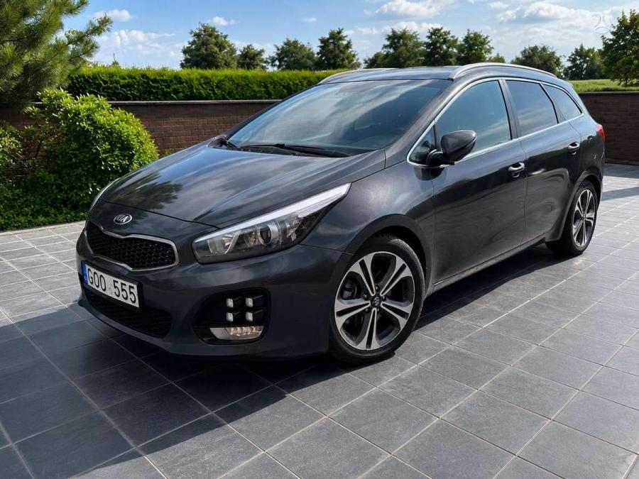 Grey Kia Ceed 2018 in Kaunas, with an engine capacity of 1.58 L and mileage of 408 thousand km for 4500 €, photo 1 on AUTOMOTO.COM.LV