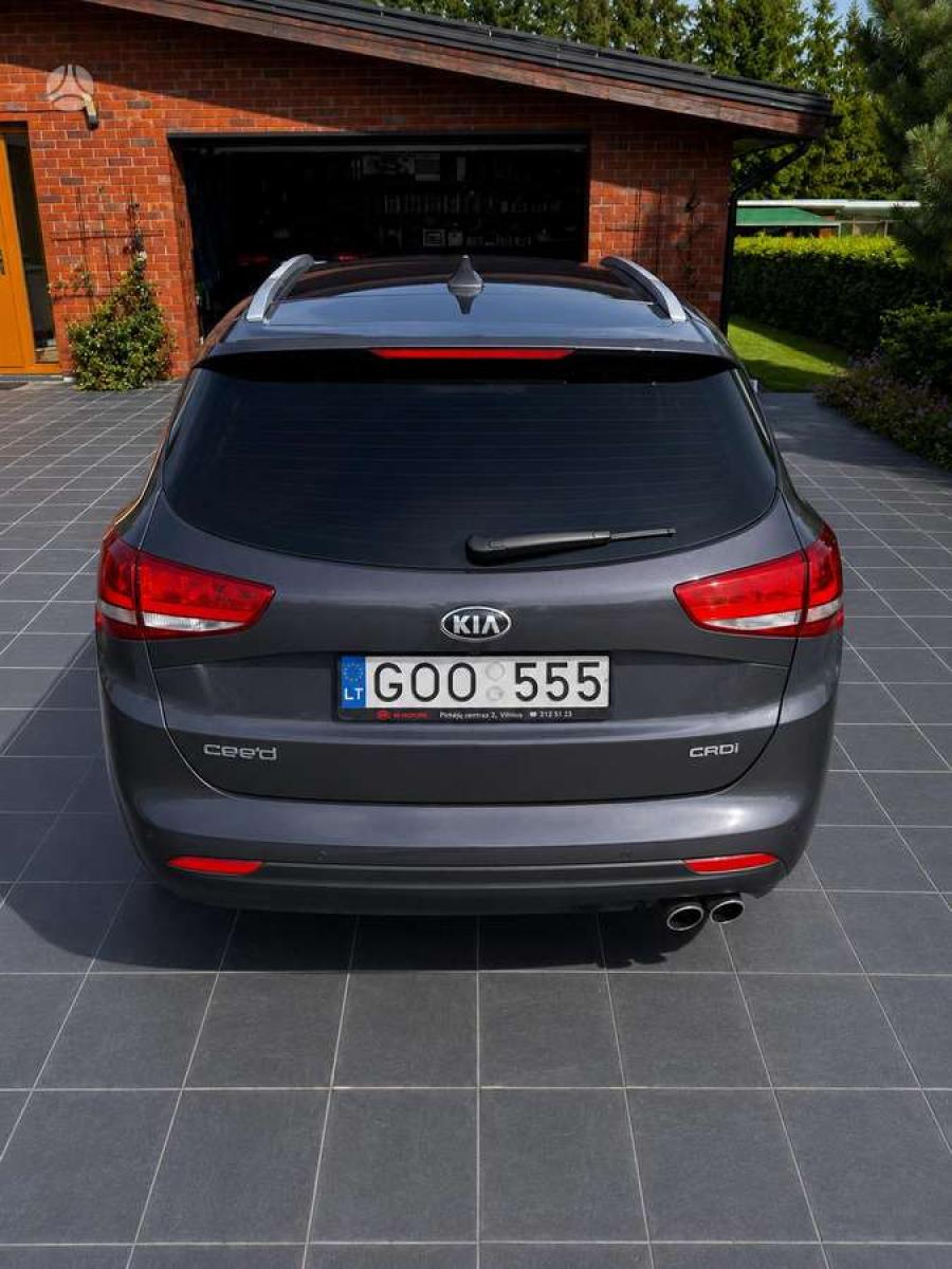 Grey Kia Ceed 2018 in Kaunas, with an engine capacity of 1.58 L and mileage of 408 thousand km for 4500 €, photo 6 on AUTOMOTO.COM.LV