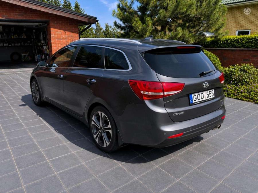 Grey Kia Ceed 2018 in Kaunas, with an engine capacity of 1.58 L and mileage of 408 thousand km for 4500 €, photo 7 on AUTOMOTO.COM.LV