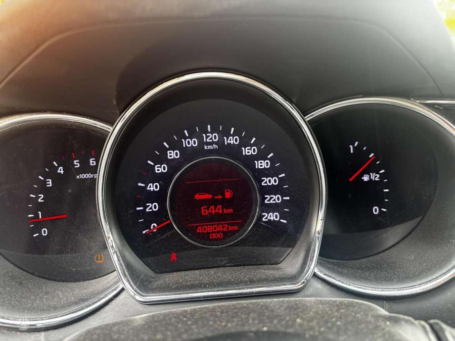 Grey Kia Ceed 2018 in Kaunas, with an engine capacity of 1.58 L and mileage of 408 thousand km for 4500 €, photo 10 on AUTOMOTO.COM.LV