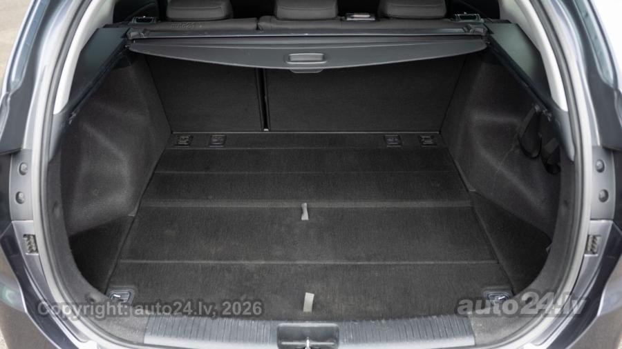 Grey Kia Ceed 2018 in Tallinn, with an engine capacity of 1.60 L and mileage of 125 thousand km for 6750 €, photo 7 on AUTOMOTO.COM.LV