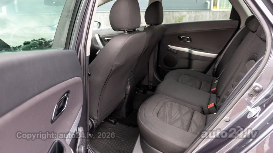 Grey Kia Ceed 2018 in Tallinn, with an engine capacity of 1.60 L and mileage of 125 thousand km for 6750 €, photo 14 on AUTOMOTO.COM.LV