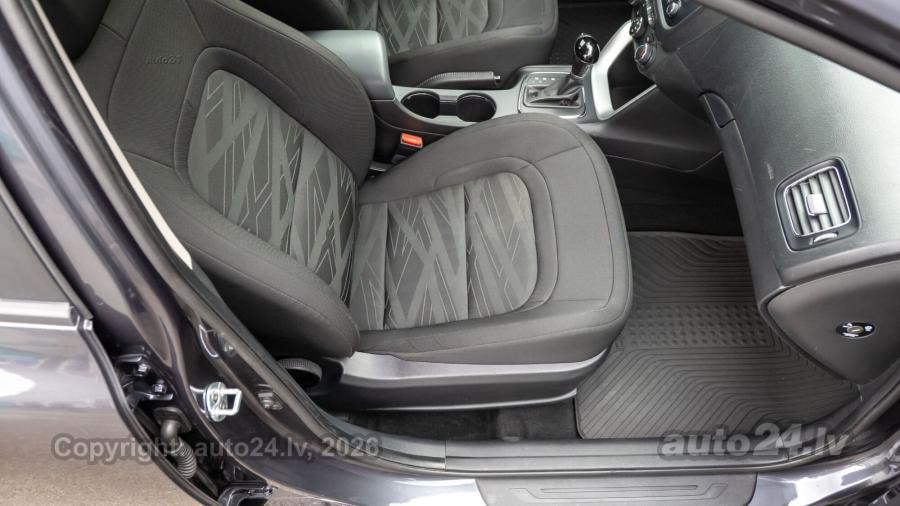 Grey Kia Ceed 2018 in Tallinn, with an engine capacity of 1.60 L and mileage of 125 thousand km for 6750 €, photo 17 on AUTOMOTO.COM.LV