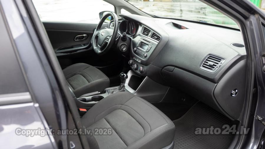 Grey Kia Ceed 2018 in Tallinn, with an engine capacity of 1.60 L and mileage of 125 thousand km for 6750 €, photo 18 on AUTOMOTO.COM.LV