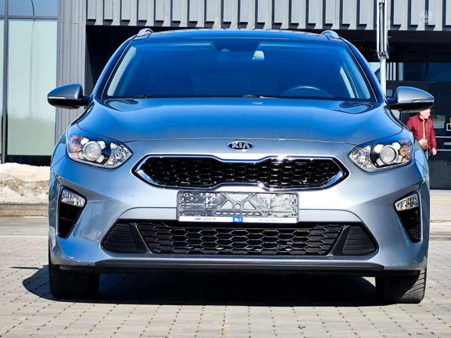 Grey Kia Ceed 2018 in Siauliai, with an engine capacity of 1.60 L and mileage of 217 thousand km for 7590 €, photo 3 on AUTOMOTO.COM.LV