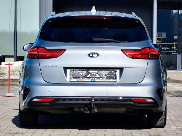 Grey Kia Ceed 2018 in Siauliai, with an engine capacity of 1.60 L and mileage of 217 thousand km for 7590 €, photo 7 on AUTOMOTO.COM.LV