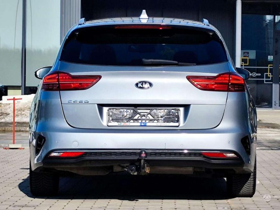Grey Kia Ceed 2018 in Siauliai, with an engine capacity of 1.60 L and mileage of 217 thousand km for 7590 €, photo 7 on AUTOMOTO.COM.LV