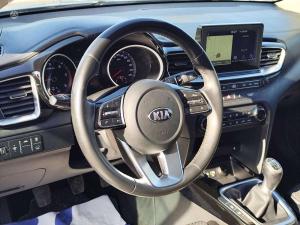 Grey Kia Ceed 2018 in Siauliai, with an engine capacity of 1.60 L and mileage of 217 thousand km for 7590 €, photo 14 on AUTOMOTO.COM.LV